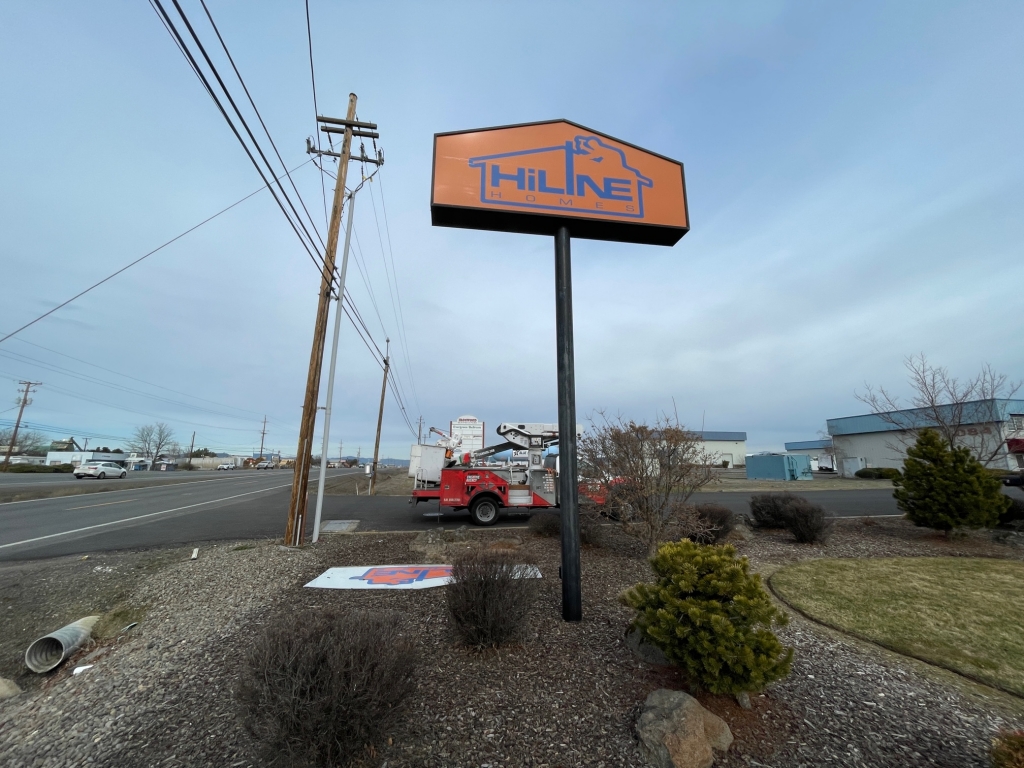 HiLine Homes Pylon Faces – The Sign Dude